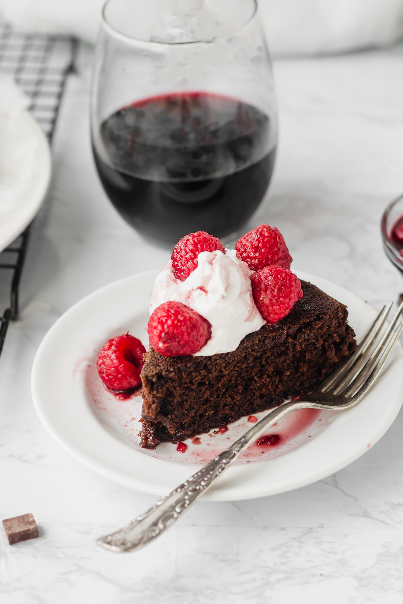 The BEST Red Wine Chocolate Cake – Garlic Head