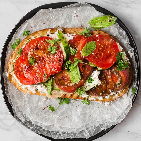 Bright & Fresh Pesto Tomato Toast Tartine – Garlic Head