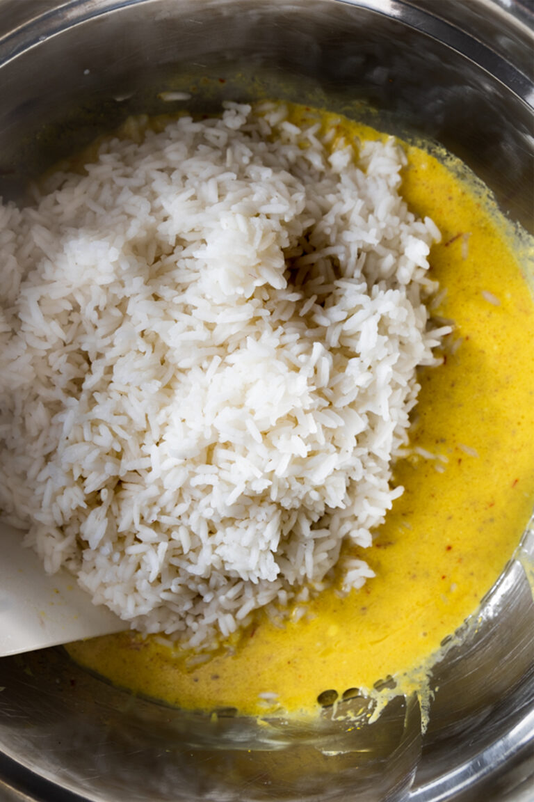Golden Crispy Saffron Rice (Tahchin) – Garlic Head