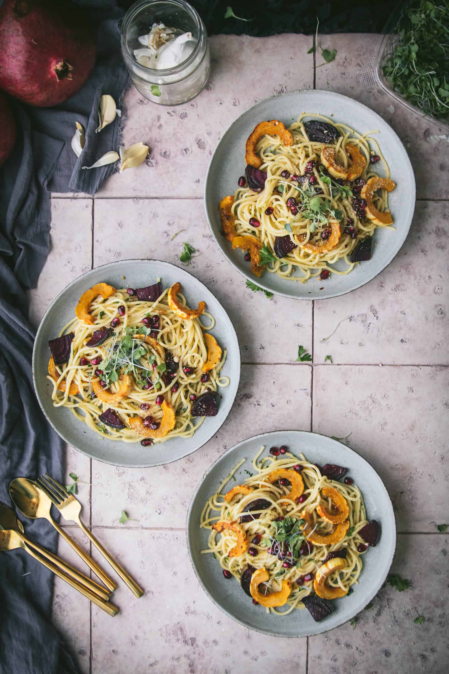Easy Garlic Spaghetti Recipe (with 12 Cloves) – Garlic Head