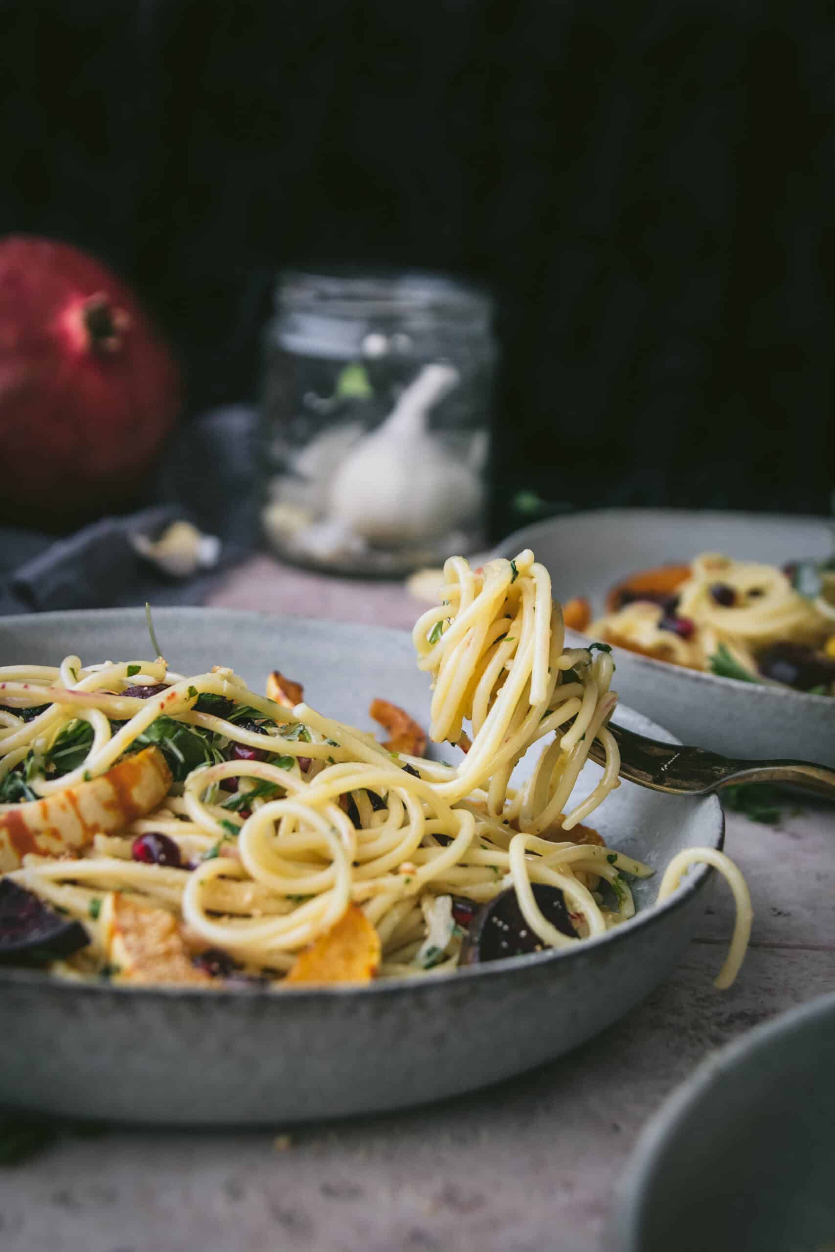 Easy Garlic Spaghetti Recipe (with 12 Cloves) – Garlic Head