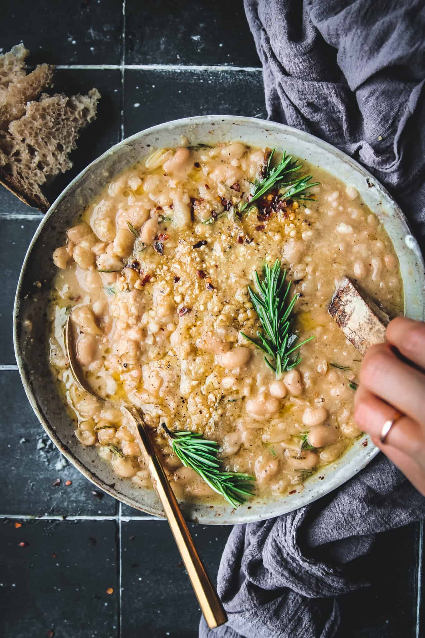 Braised White Beans with Garlic and Rosemary – Garlic Head